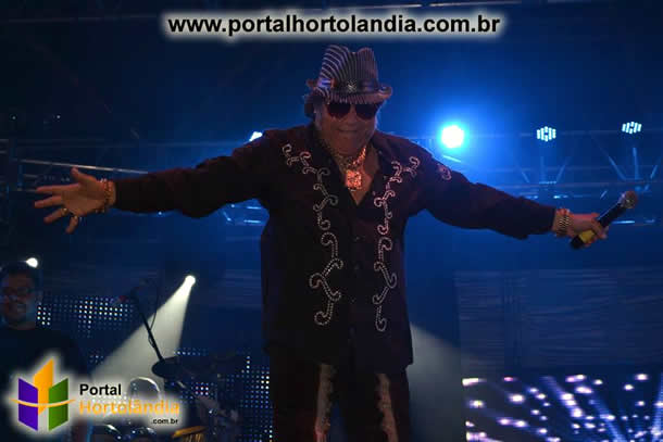 Homenagens ao cantor José Rico reúne mais de 15 mil